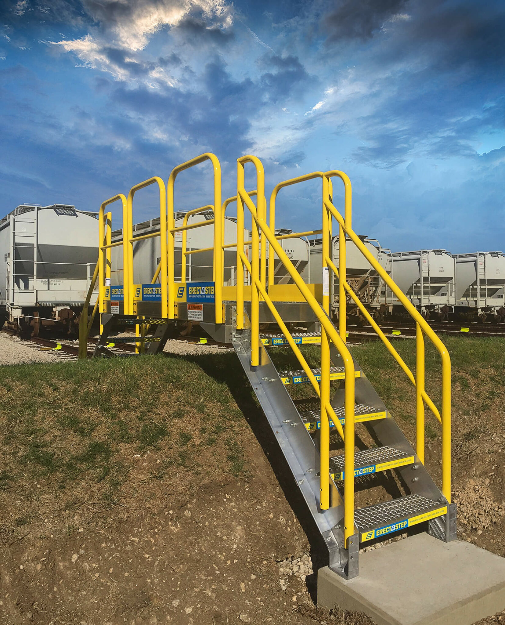 ErectaStep Railcar EarthBerm 5-Step Crossover - ErectaStep