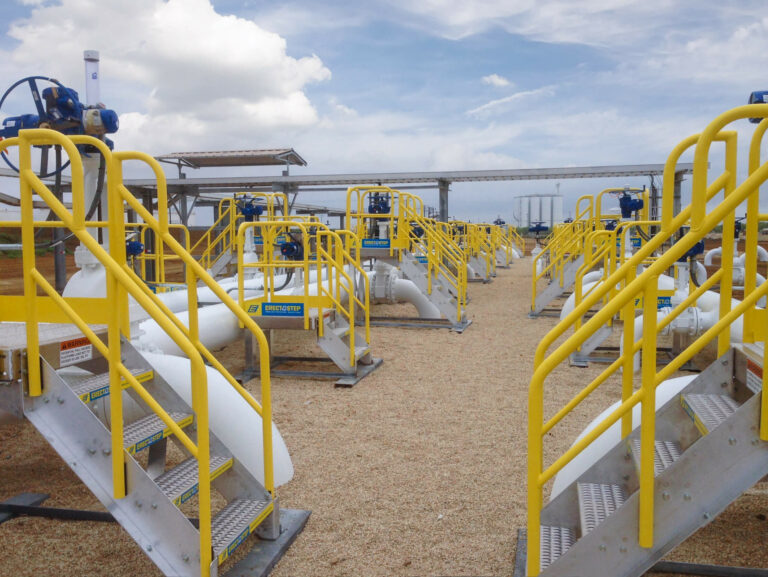 Erectastep Colonial Pipe 4-Step Maintenance Access Platform Pipe Field ...