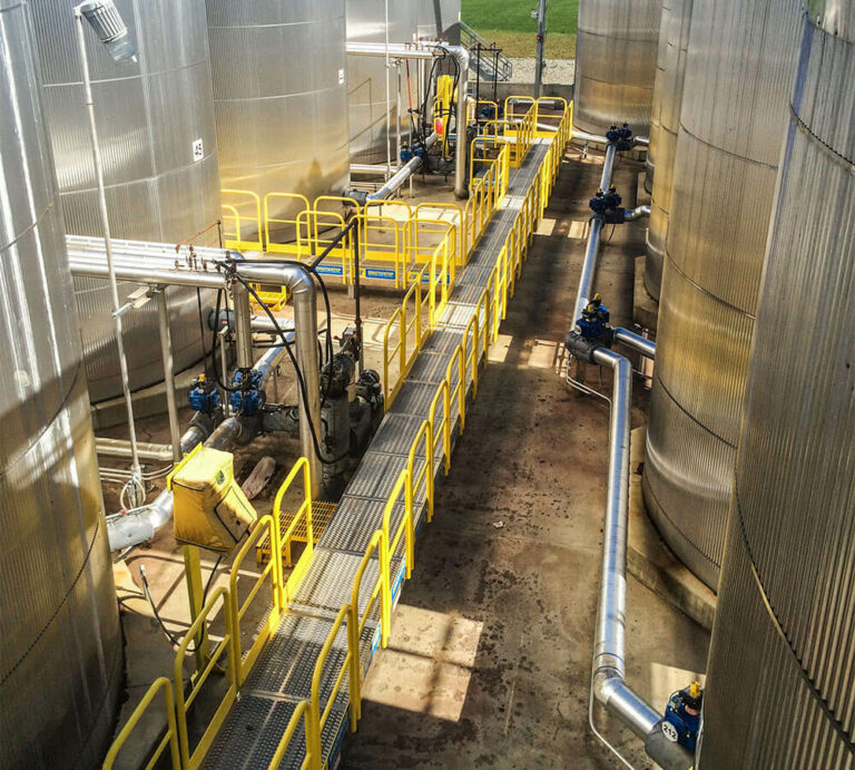 Overhead view access platform International Wax ErectaStep - ErectaStep