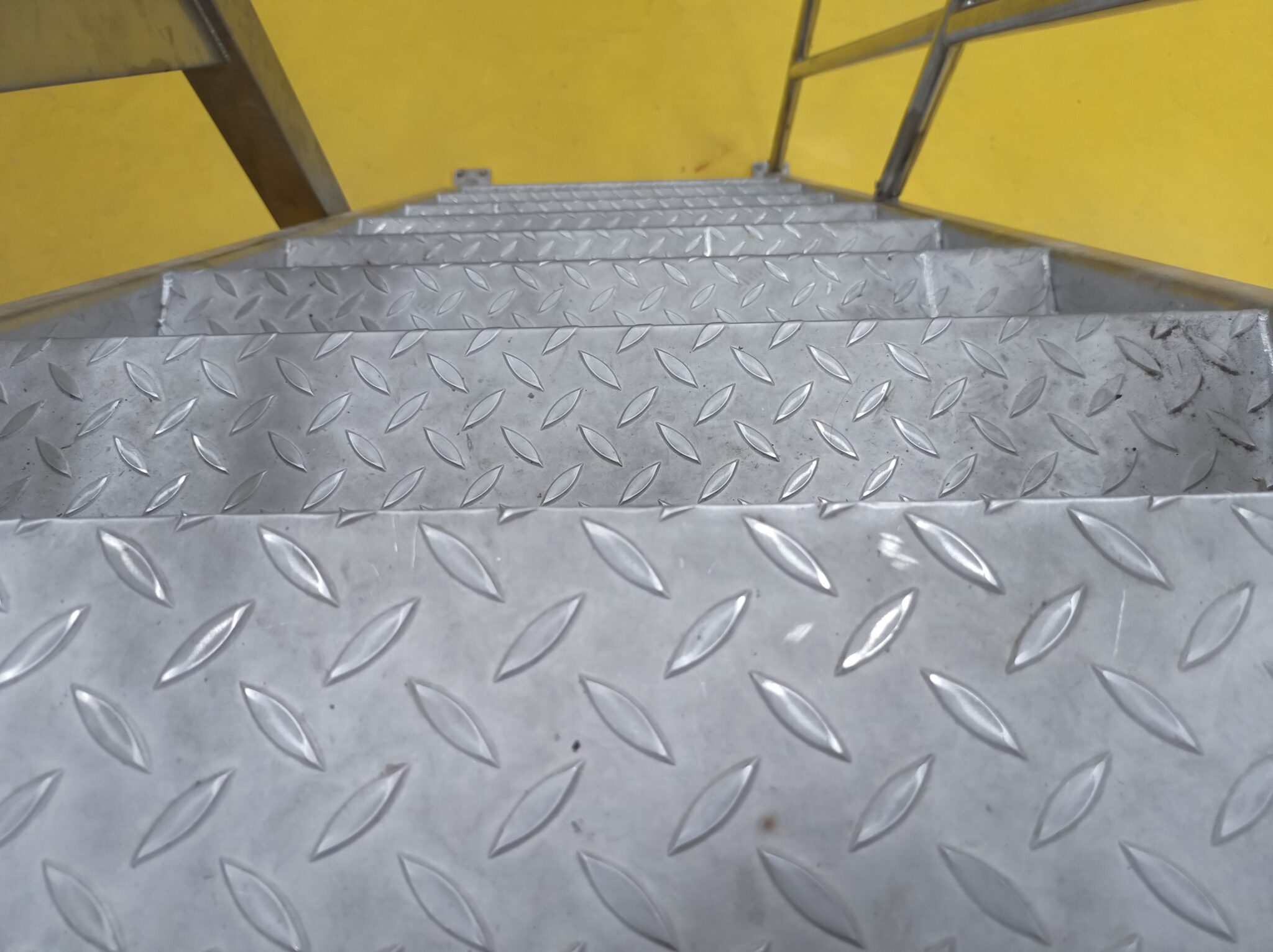 Floor Plate | improving Safety and Durability with Non-Slip Surfaces